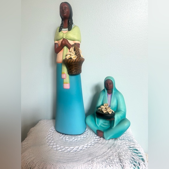 Thalli | Art | Native American Women Pottery Statues Aztec Indigenous ...